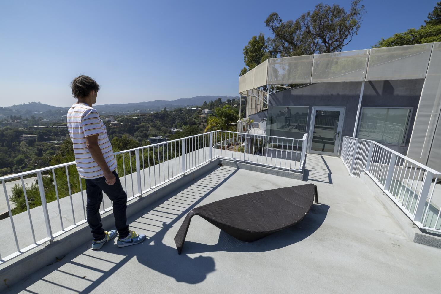 Law You Right: Tenant Is Refusing To Leave - FUTURISTIC MAHOGANY REVUE