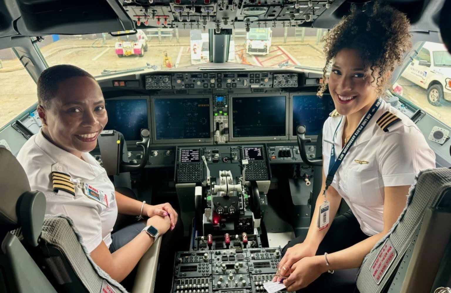 Black Female Pilot From,Now Flying For a Commercial Airline ...